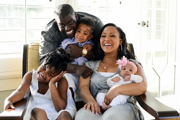 Erica Campbell with her family | Ecelebritymirror