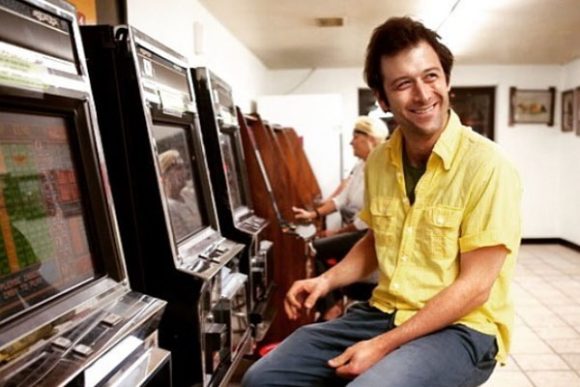 Meet Henry Gummer aka Henry Wolfe - Photos of Meryl Streep's Son With ...