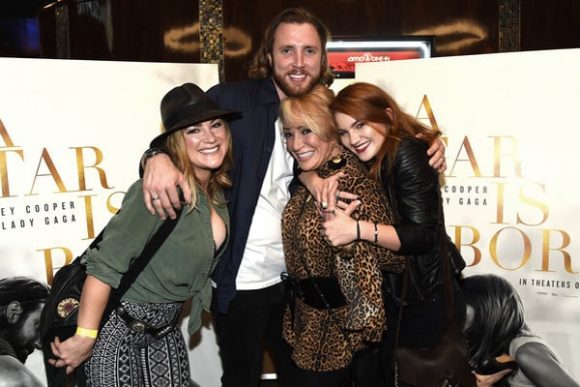 Presley Tanita Tucker - Photos Of Tanya Tucker's Daughter With Ex ...