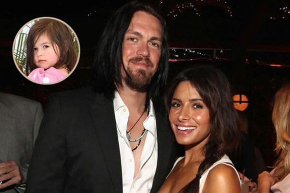 Meet Violet Moon Howey - Photos Of Sarah Shahi's Daughter With Husband ...