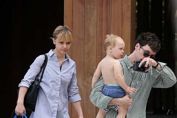 Christina Ricci and family-min | Ecelebritymirror