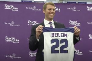 Patrick Beilein's Wife Kristen Beilein Coaches A Local High School Team ...