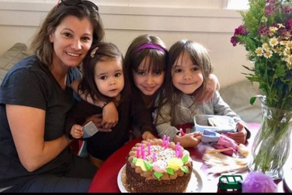 Kim Painter has three daughters | Ecelebritymirror