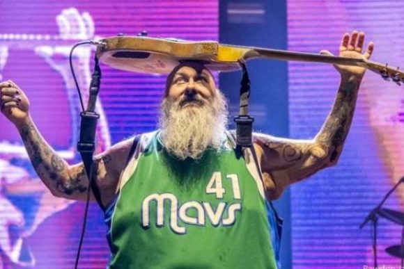 7 Facts About Chris Burney Including HIs Wife, Net Worth, Guitar And ...