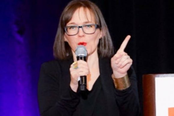 Alan Hunter's Wife Elizabeth Bradley Hunter - The 18 Years Age ...