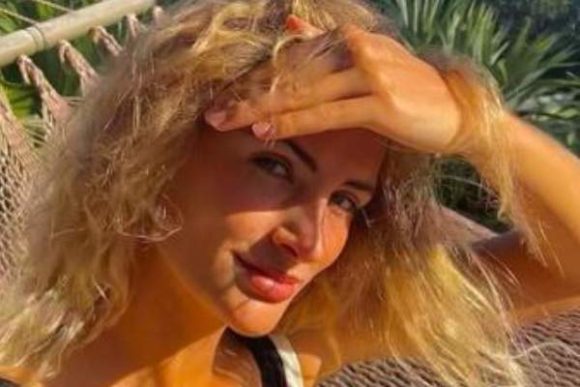 Inside the Private Life of Soccer Player Emily Fox | eCelebrityMirror