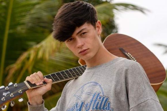 Meet The Rising Star Elliot James Reay | eCelebrityMirror