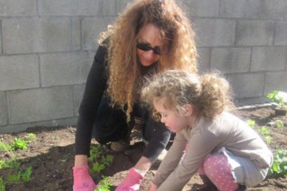 Richard Lewis Wife Joyce Lapinsky: Anything But Love! | eCelebrityMirror